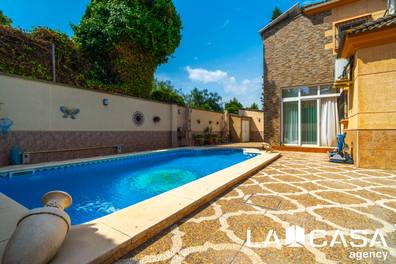 Viviendas en venta y alquiler en Montequinto. Comprar, vender y ...